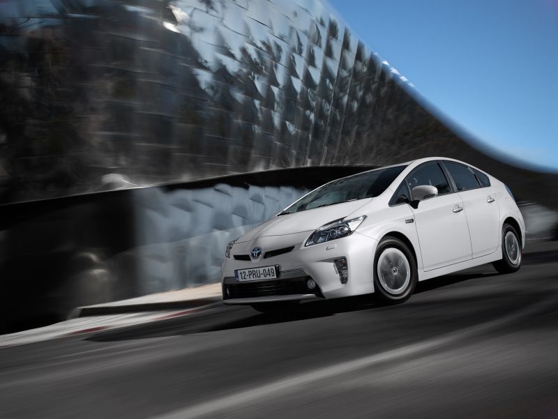 Toyota Prius technical specifications and fuel economy